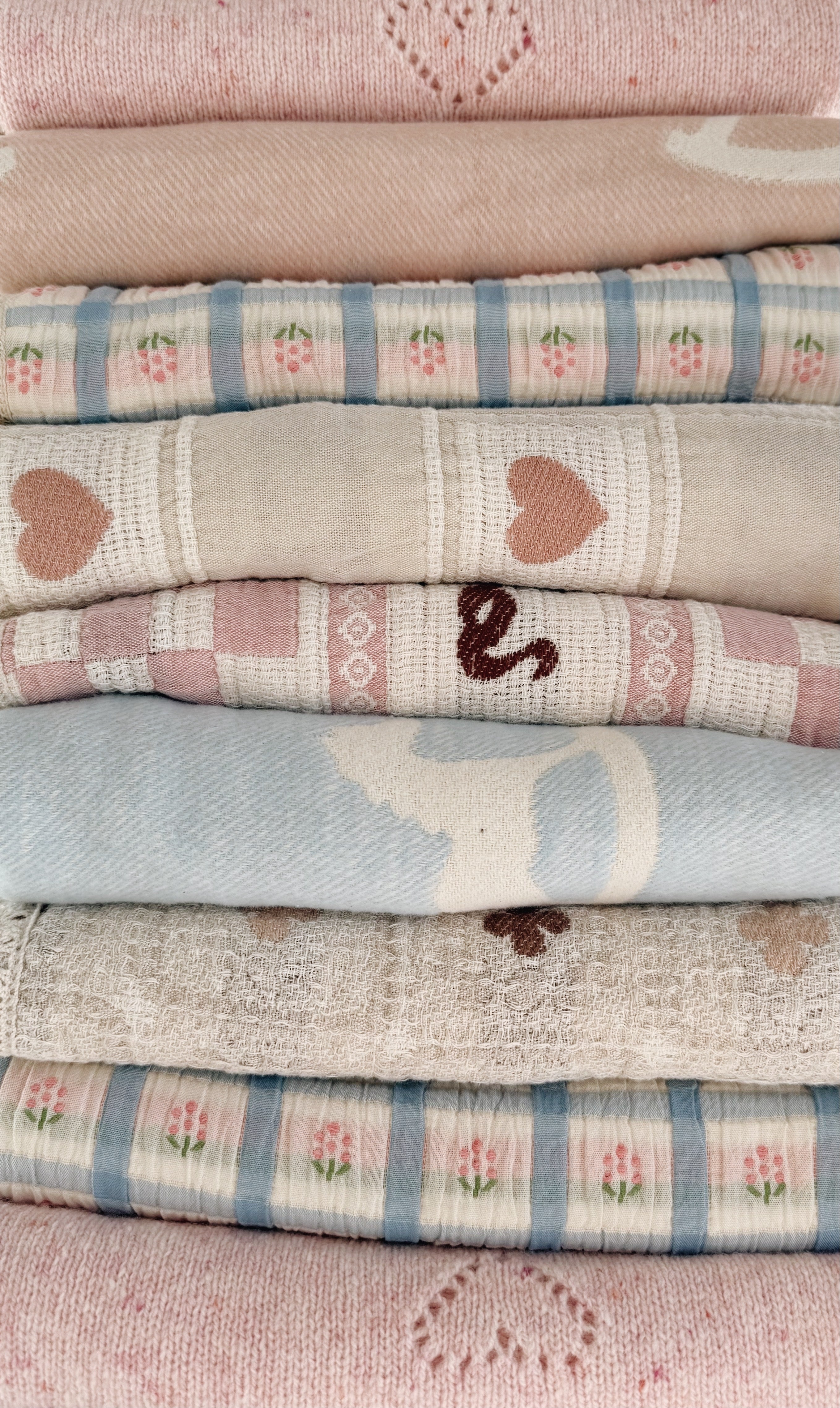 Signature Blankets – Bebe Organic